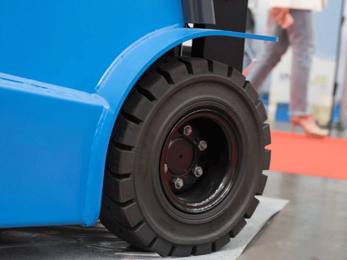 Pneumatic Tire Forklift | Uforklift