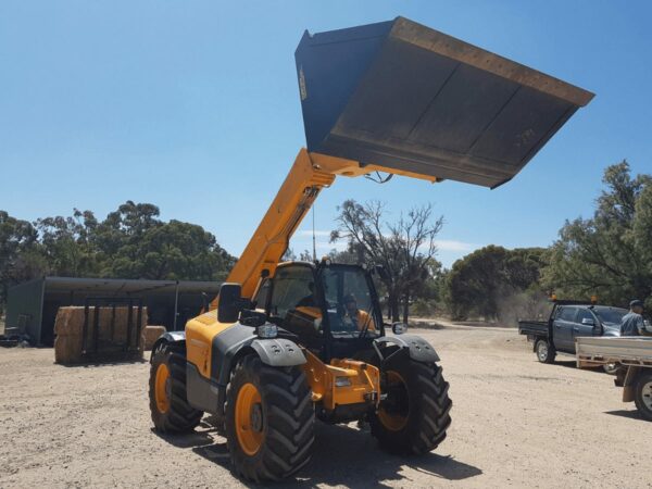 Telehandler With Bucket | Uforklift